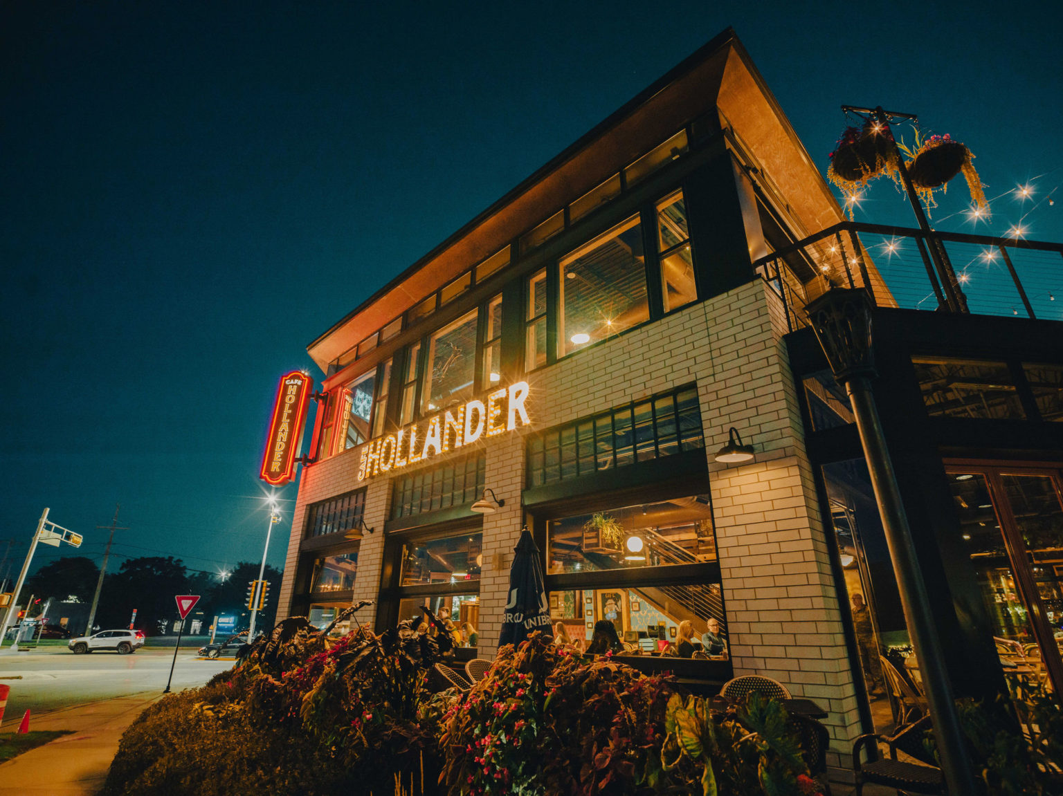 Milwaukee - Downer Ave Winter Dining | Café Hollander